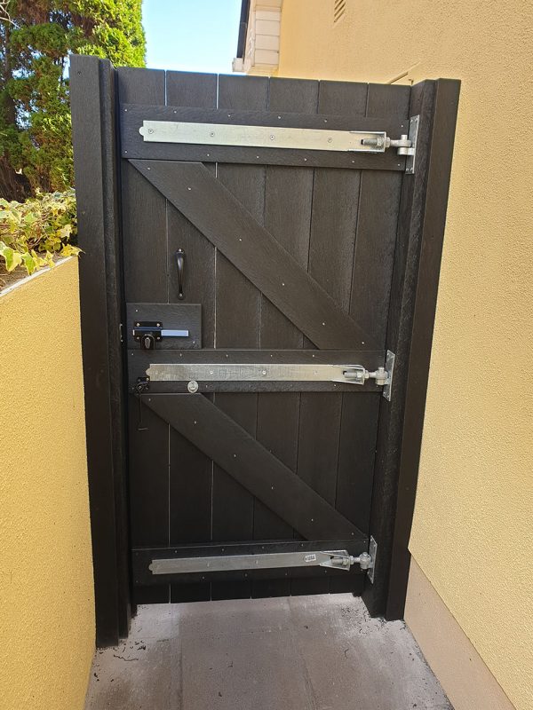 Recycled Plastic Side Gate Option 1 | Irish Recycled Products